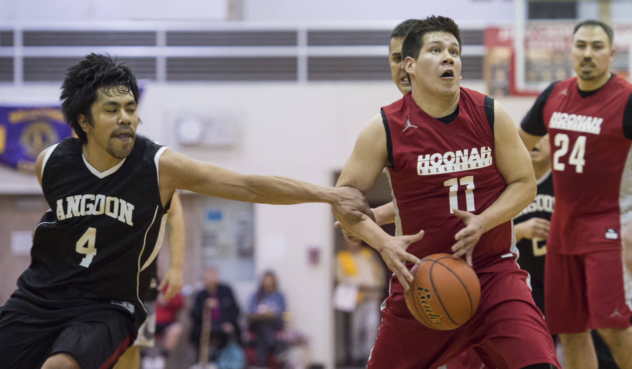 Angoon fends off late Hoonah run to advance | Juneau Empire