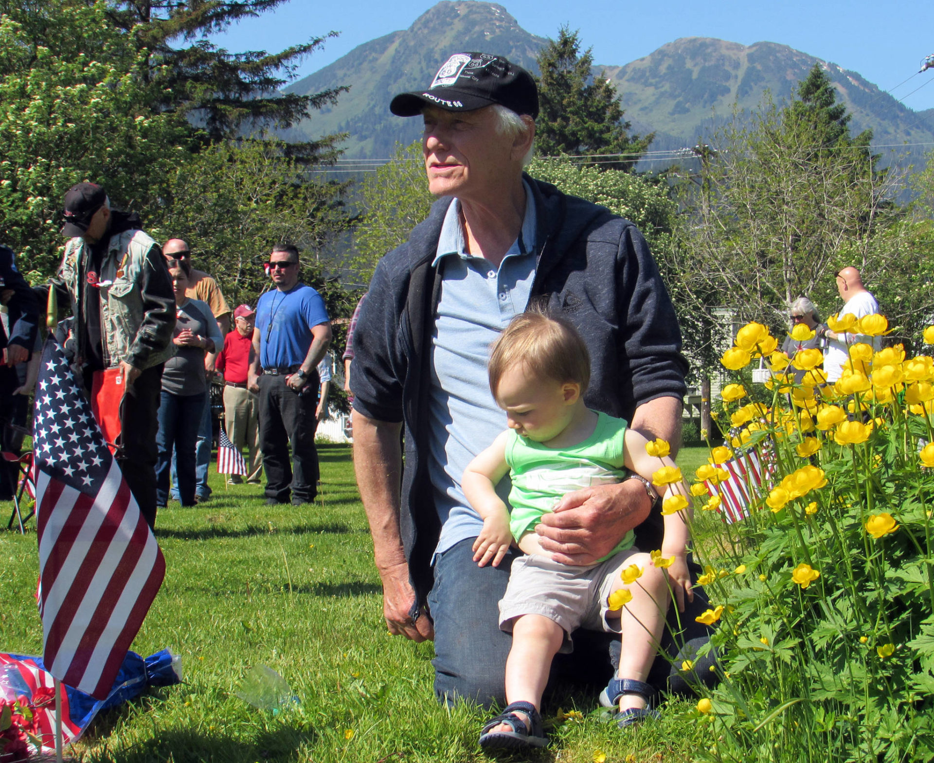 ‘The ultimate sacrifice’: Locals pay their respects at Evergreen ...