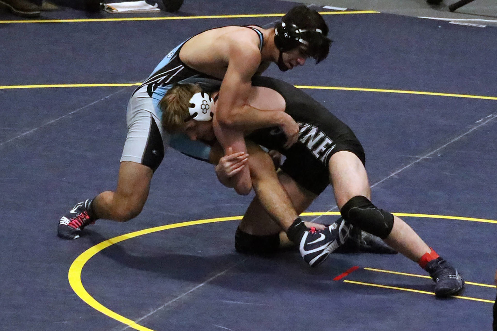Falcons wrestling soars to new heights at state meet | Juneau Empire