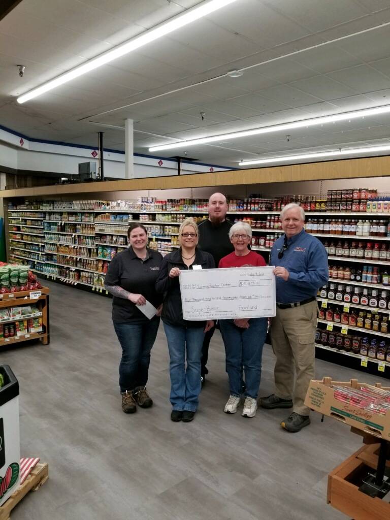 Foodland and Super Bear customers donate to raptor ccenter | Juneau Empire