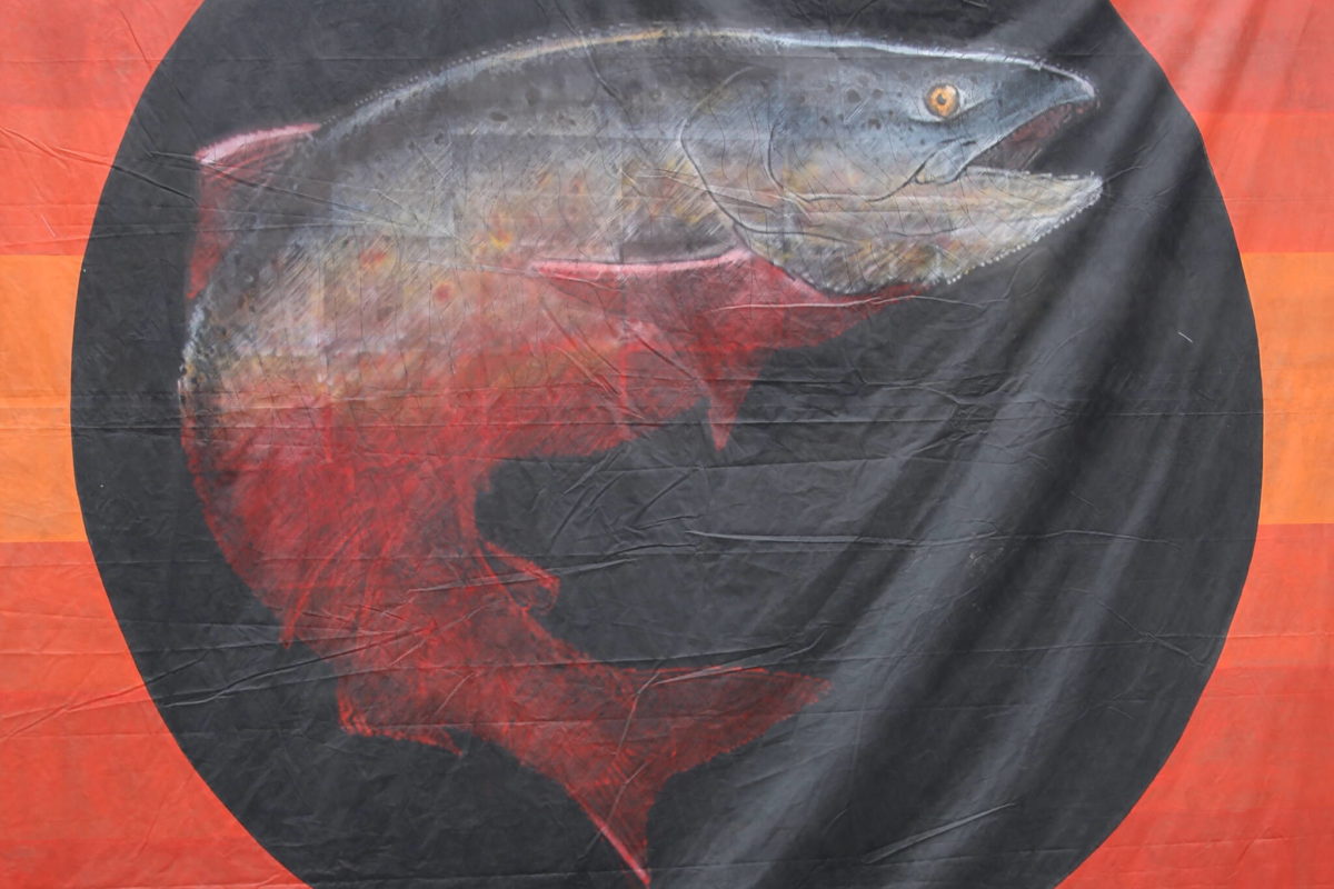 Colombian artist paints salmon mural as symbol for Alaska | Juneau Empire