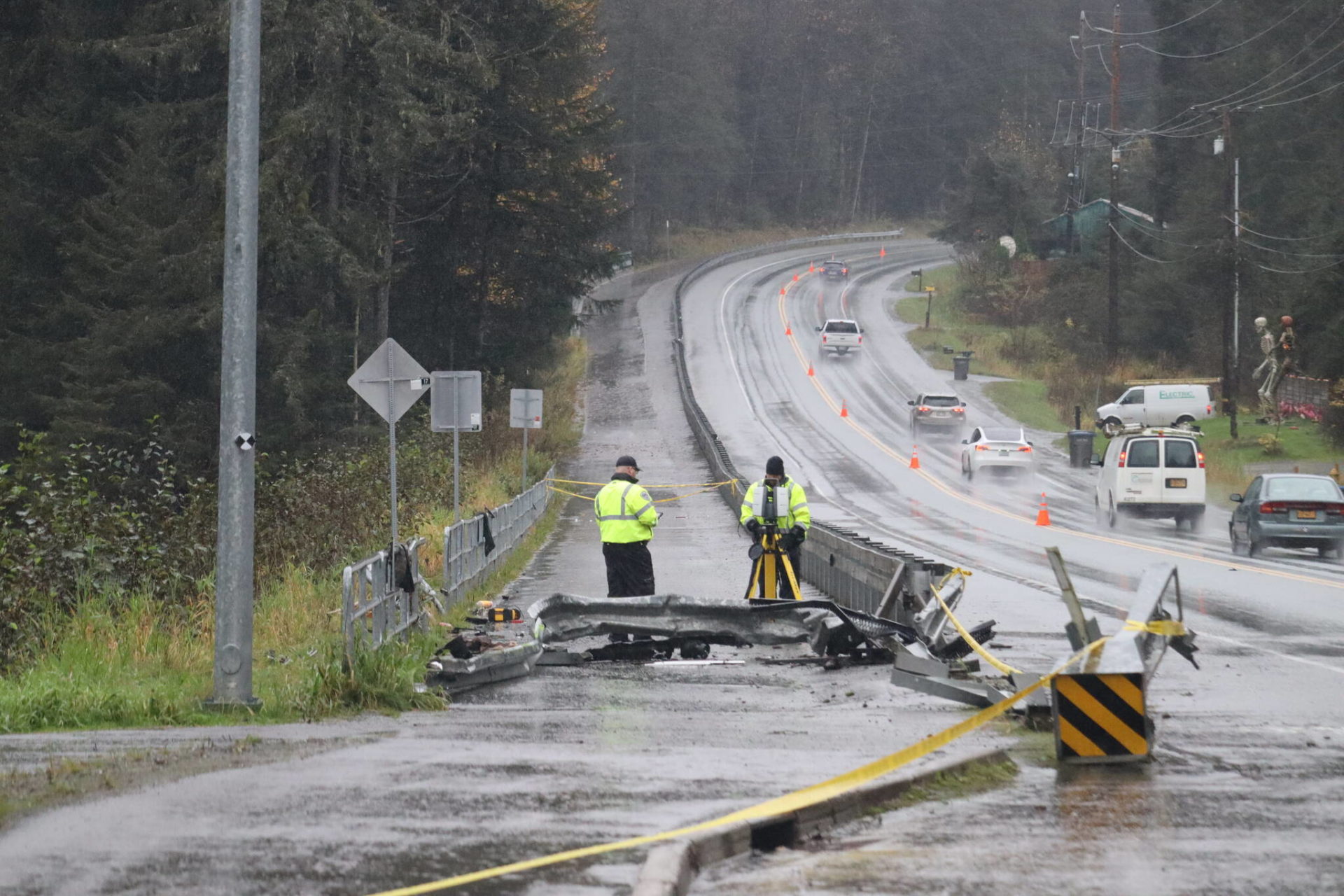 Police investigate deadly wreck near Auke Lake | Juneau Empire