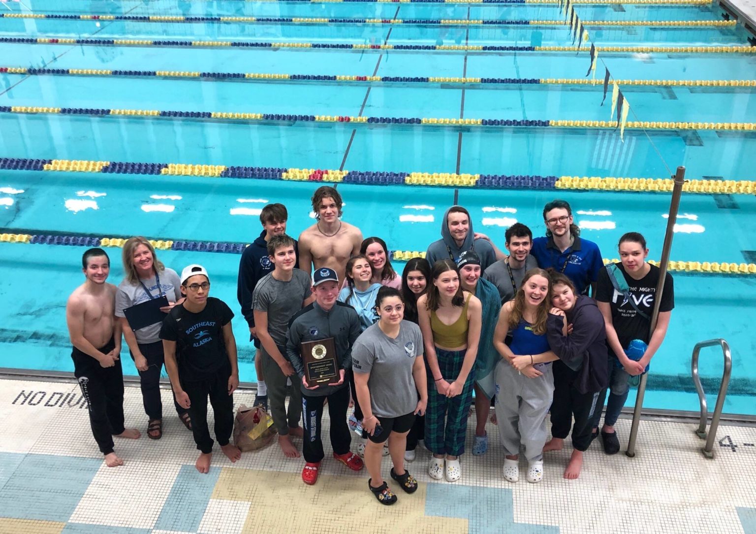 Juneau swim teams make a splash at state championship | Juneau Empire