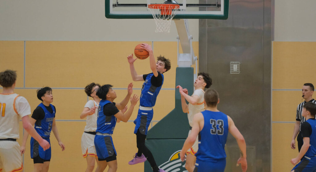 TMHS boys rally from 11 down in 4th quarter, open state tournament with ...