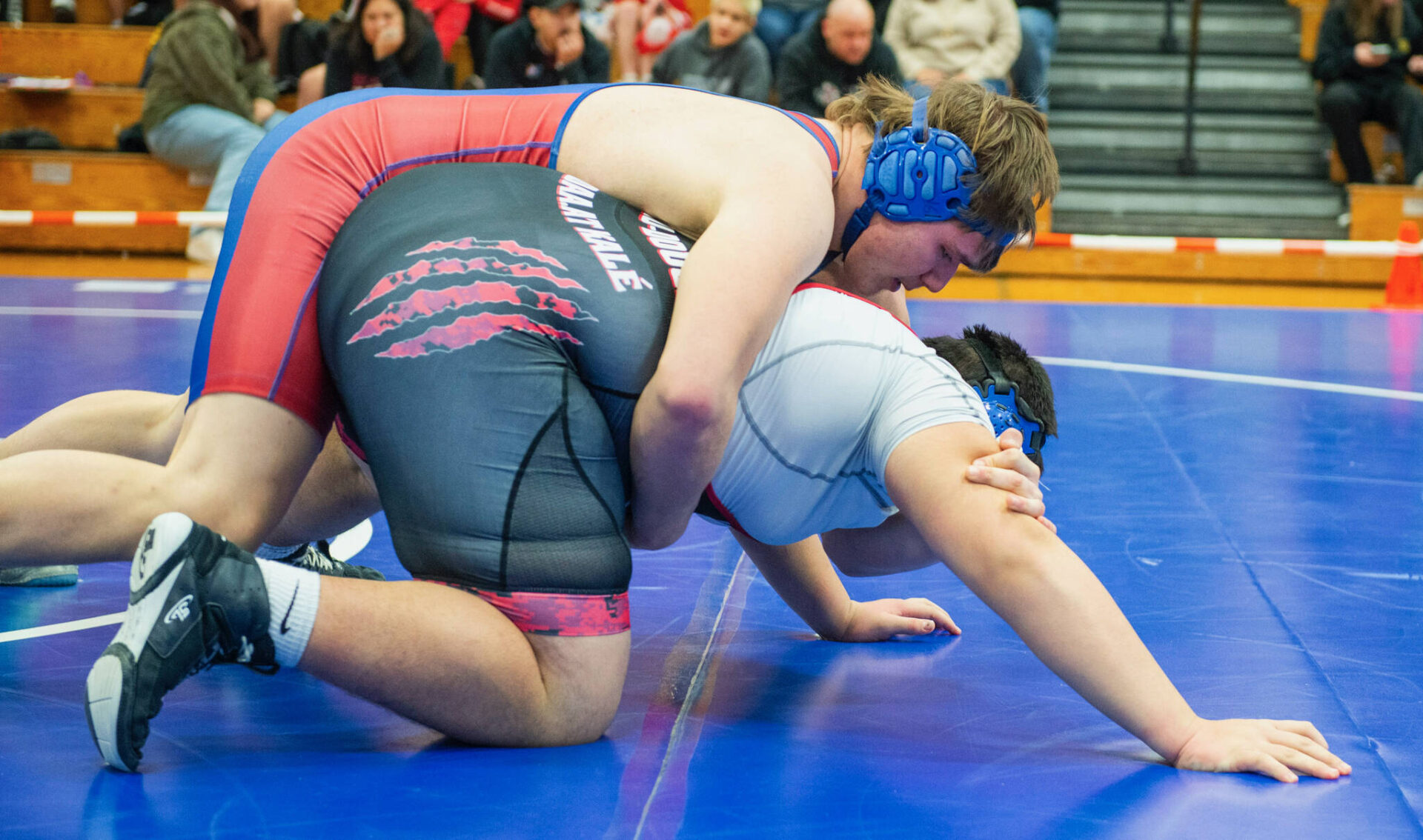 Crimson Bears grapplers swarm The Rock | Juneau Empire