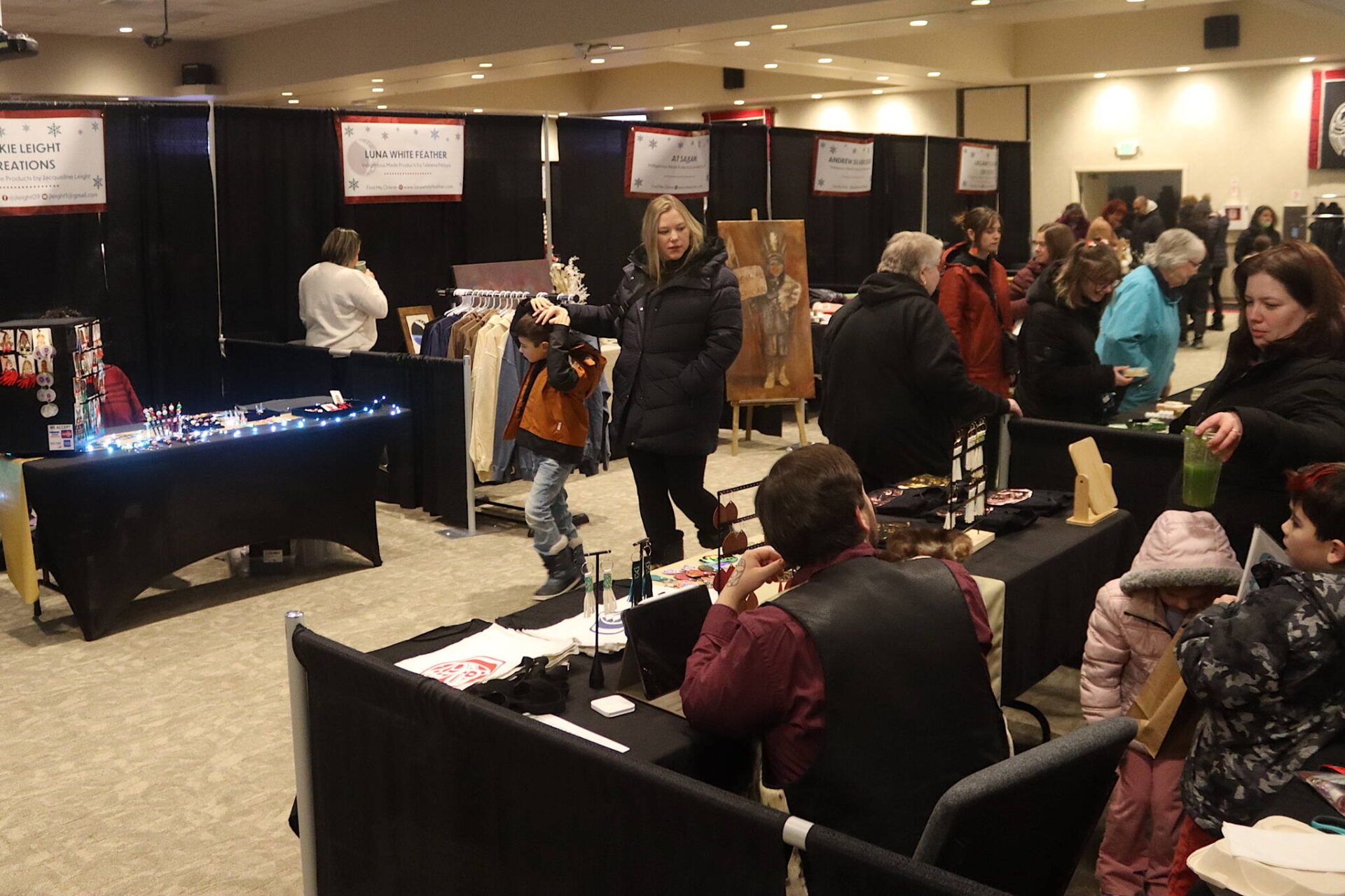 Hot start for Juneau Public Market as holiday season begins with frigid ...