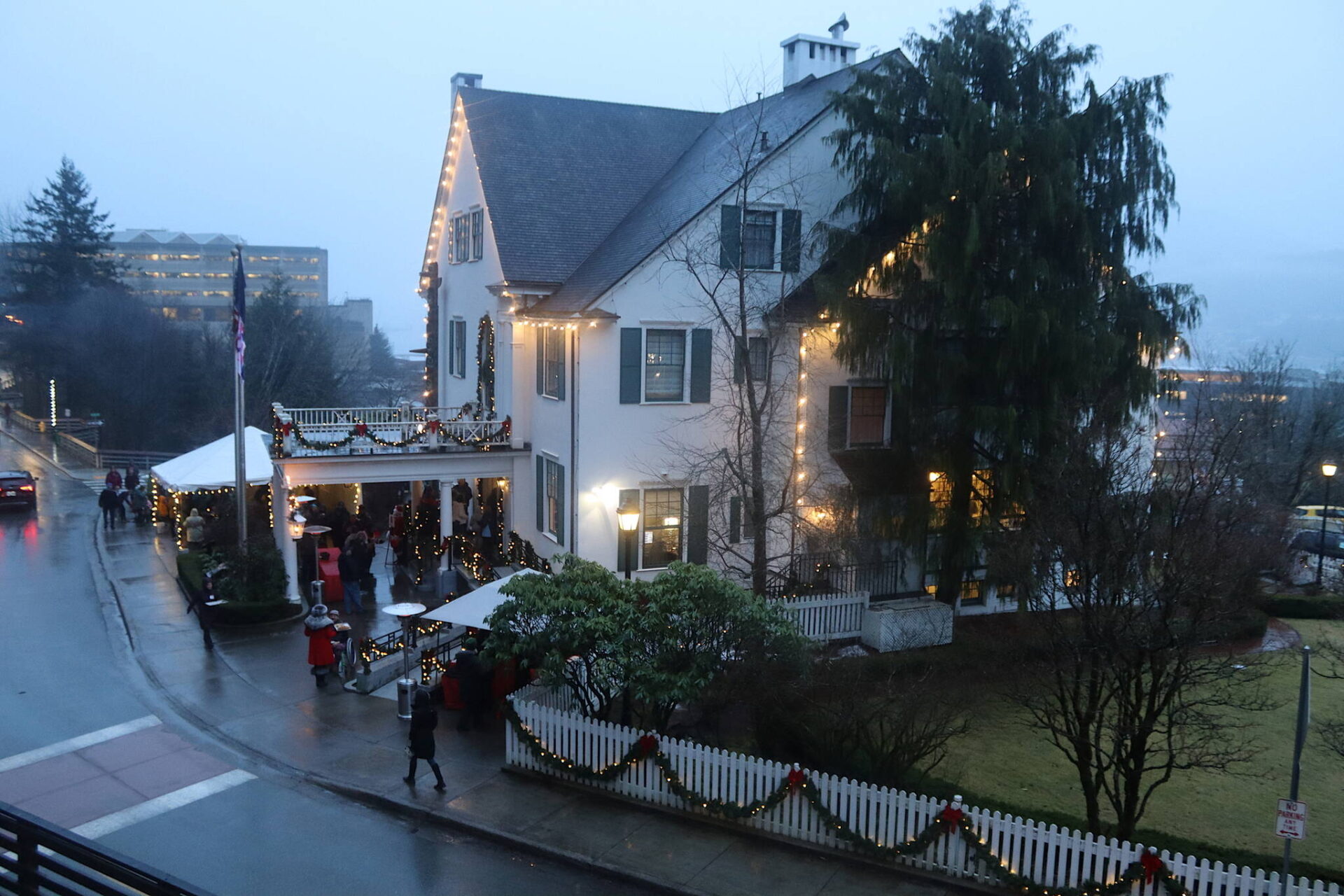 House of carbs: Sweet power trips and tooting of horns at Governor’s ...