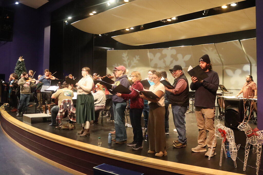 Making 30 sound as one — and 11 sound as 60 — at annual Holiday Cheer ...
