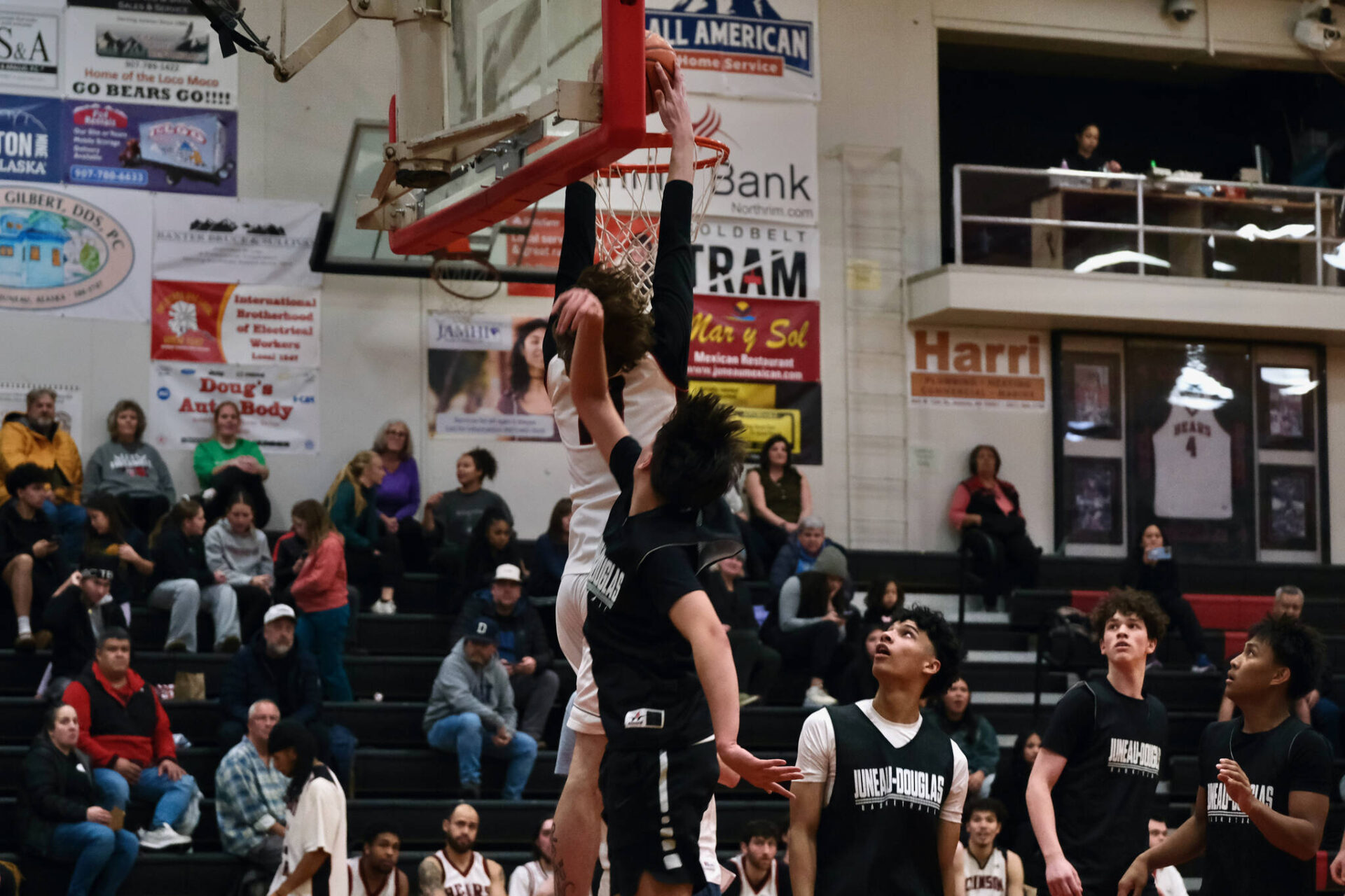 JDHS boys and girls show up to show out against peers | Juneau Empire