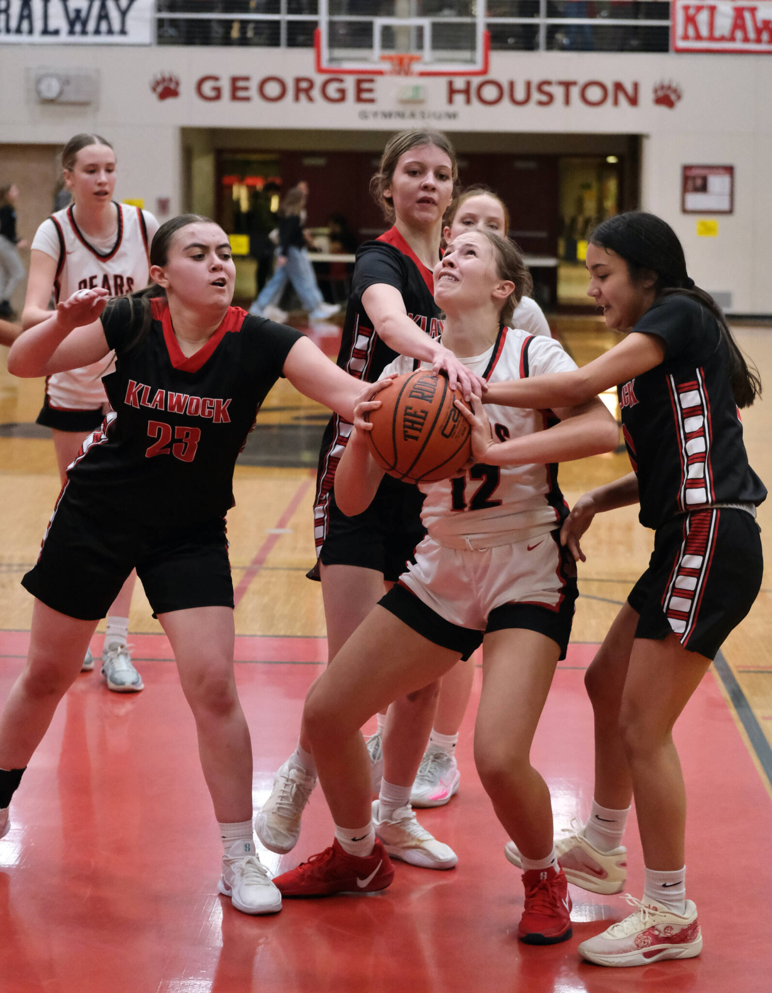 4A Crimson Bears girls topple 1A Chieftains | Juneau Empire