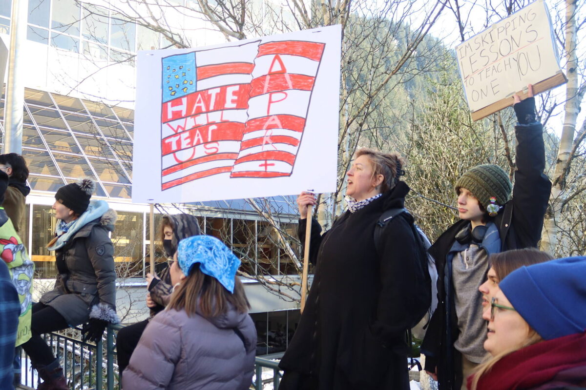 Trump protest rally at Alaska State Capitol targets Nazi-like salutes ...