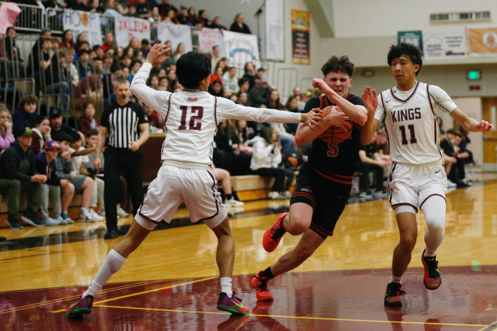 Crimson Bears boys fall 74-54 to region champion Kings | Juneau Empire