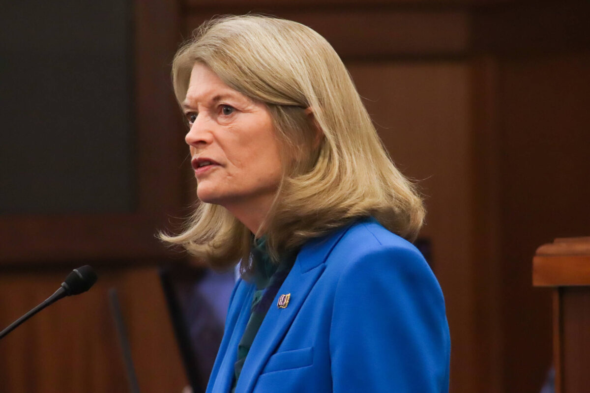 Murkowski embraces many of Trump’s goals, but questions his methods ...